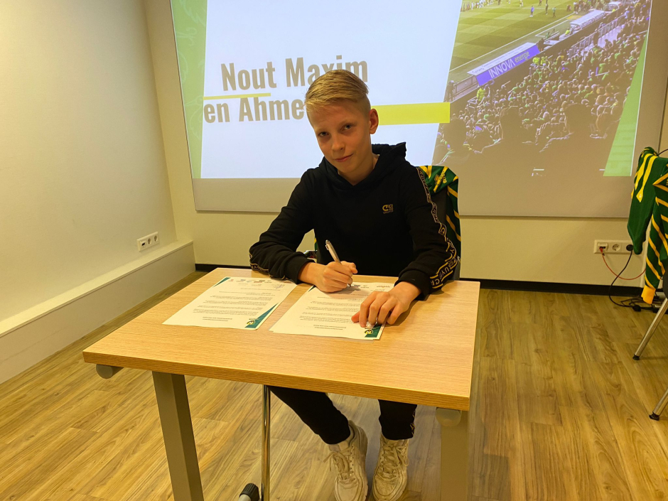 Nout van Beelen tekent contract bij ADO Den Haag · VV Katwijk