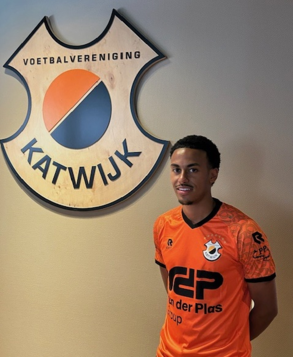 Aaron Menelik sluit bij VV Katwijk aan · VV Katwijk